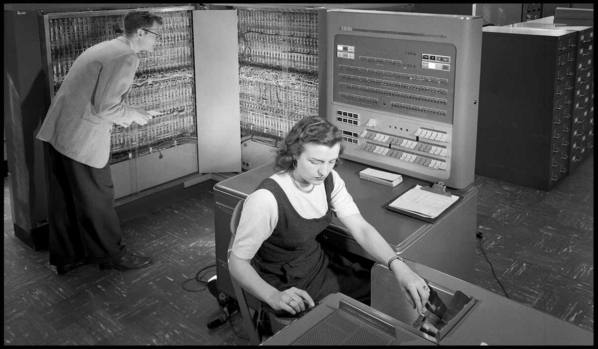 10 Female Programmers Who Left Great Marks In I.T. Field | SourceCodester