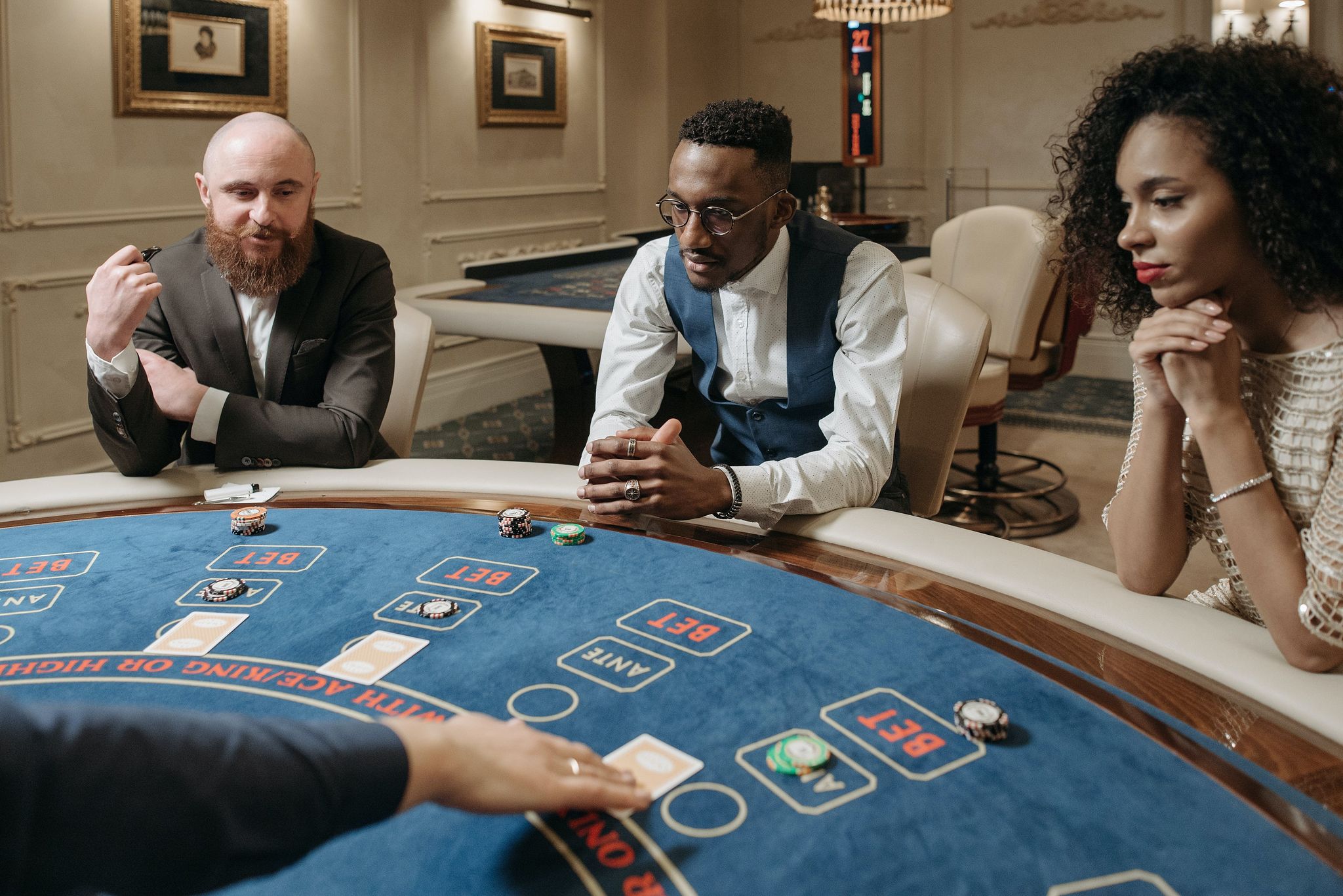 3 Technologies Behind Baccarat: RNG, Live Dealers, and More ...